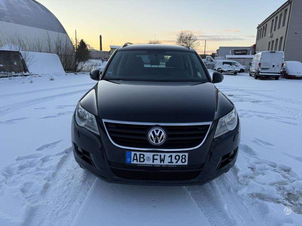 Melns Volkswagen Tiguan 2008 Kupiškis, ar dzinēja tilpumu 1.97 L un nobraukumu 255 tūkst. km par 5800 €, foto 2 vietnē AUTOMOTO.COM.LV