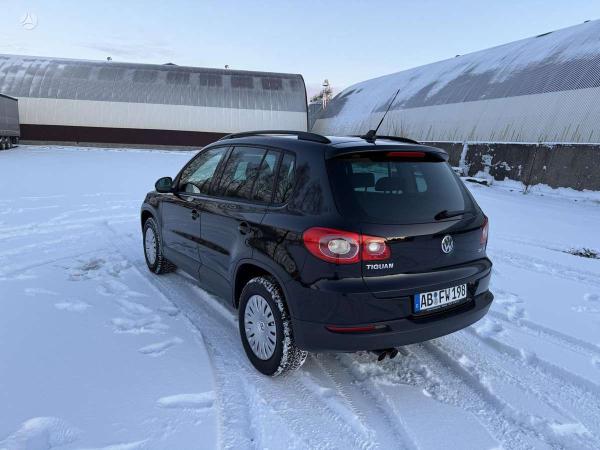 Melns Volkswagen Tiguan 2008 Kupiškis, ar dzinēja tilpumu 1.97 L un nobraukumu 255 tūkst. km par 5800 €, foto 7 vietnē AUTOMOTO.COM.LV