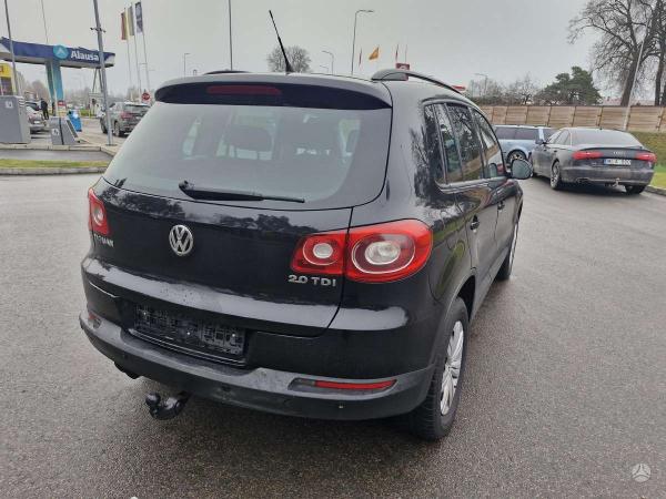 Melns Volkswagen Tiguan 2008 Utena, ar dzinēja tilpumu 1.97 L un nobraukumu 255 tūkst. km par 5650 €, foto 10 vietnē AUTOMOTO.COM.LV