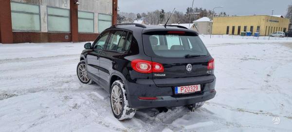 Melns Volkswagen Tiguan 2008 Alīta, ar dzinēja tilpumu 1.98 L un nobraukumu 261 tūkst. km par 5550 €, foto 4 vietnē AUTOMOTO.COM.LV