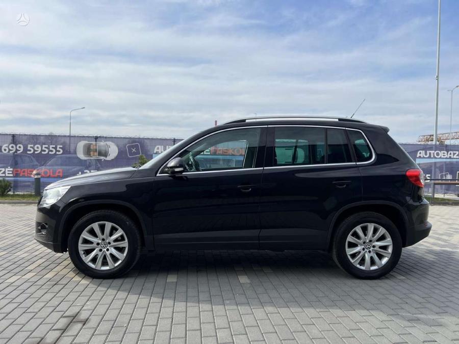 Black Volkswagen Tiguan 2008 in Siauliai, with an engine capacity of 1.39 L and mileage of 190 thousand km for 4900 €, photo 4 on AUTOMOTO.COM.LV