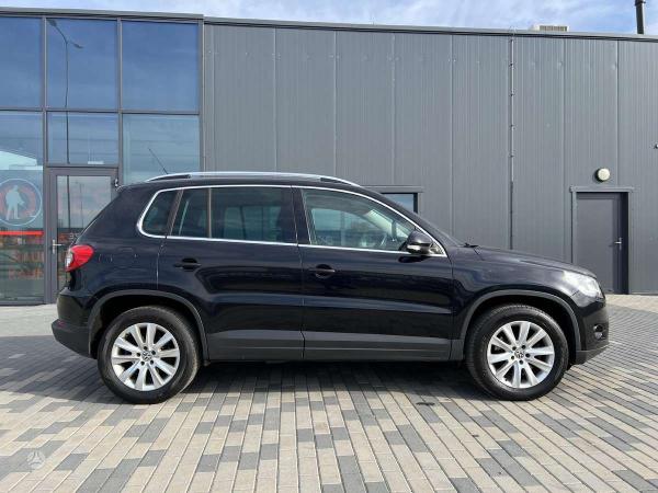 Melns Volkswagen Tiguan 2008 Šauļi, ar dzinēja tilpumu 1.39 L un nobraukumu 190 tūkst. km par 4900 €, foto 5 vietnē AUTOMOTO.COM.LV