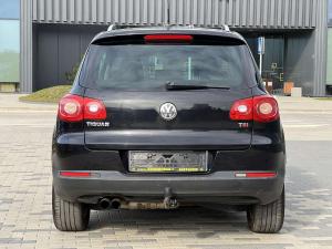 Black Volkswagen Tiguan 2008 in Siauliai, with an engine capacity of 1.39 L and mileage of 190 thousand km for 4900 €, photo 6 on AUTOMOTO.COM.LV