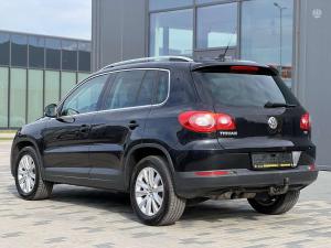 Black Volkswagen Tiguan 2008 in Siauliai, with an engine capacity of 1.39 L and mileage of 190 thousand km for 4900 €, photo 8 on AUTOMOTO.COM.LV