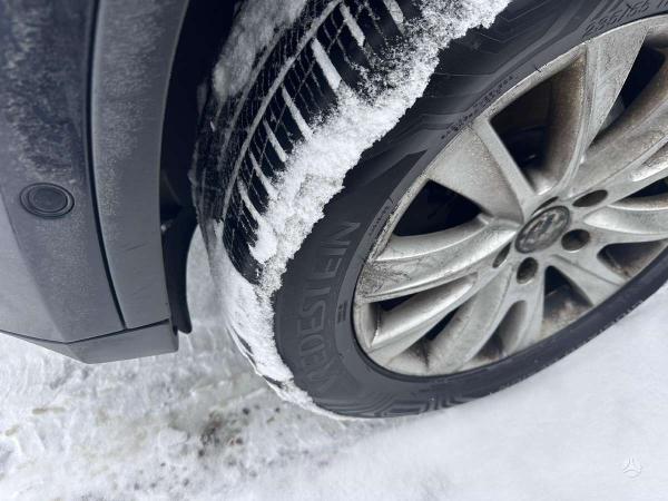 Black Volkswagen Tiguan 2008 in Vilnius, with an engine capacity of 1.98 L and mileage of 362 thousand km for 3950 €, photo 4 on AUTOMOTO.COM.LV