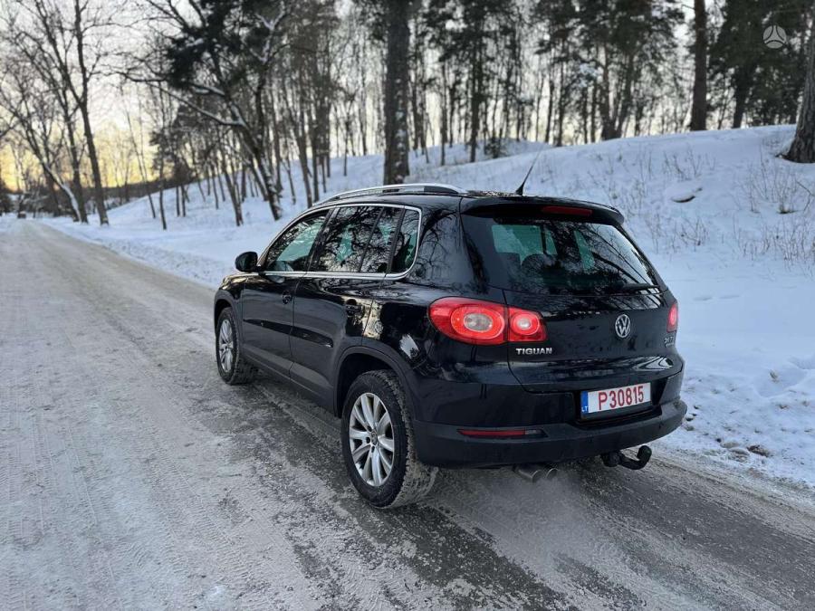 Melns Volkswagen Tiguan 2008 Viļņa, ar dzinēja tilpumu 1.98 L un nobraukumu 362 tūkst. km par 3950 €, foto 2 vietnē AUTOMOTO.COM.LV