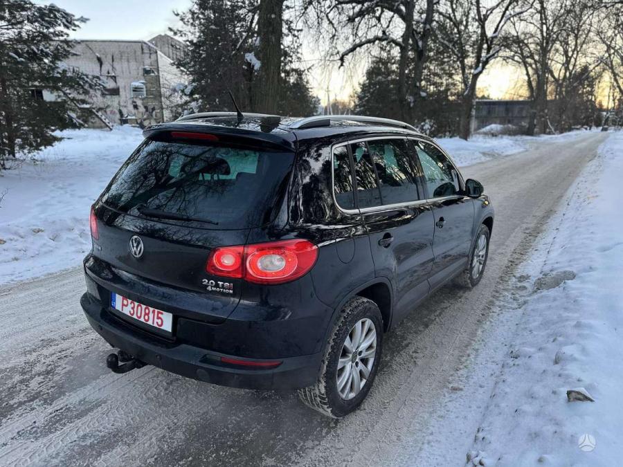 Melns Volkswagen Tiguan 2008 Viļņa, ar dzinēja tilpumu 1.98 L un nobraukumu 362 tūkst. km par 3950 €, foto 4 vietnē AUTOMOTO.COM.LV