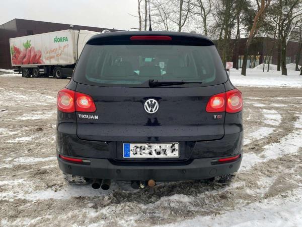 Black Volkswagen Tiguan 2008 in Kaunas, with an engine capacity of 1.39 L and mileage of 262 thousand km for 5600 €, photo 9 on AUTOMOTO.COM.LV