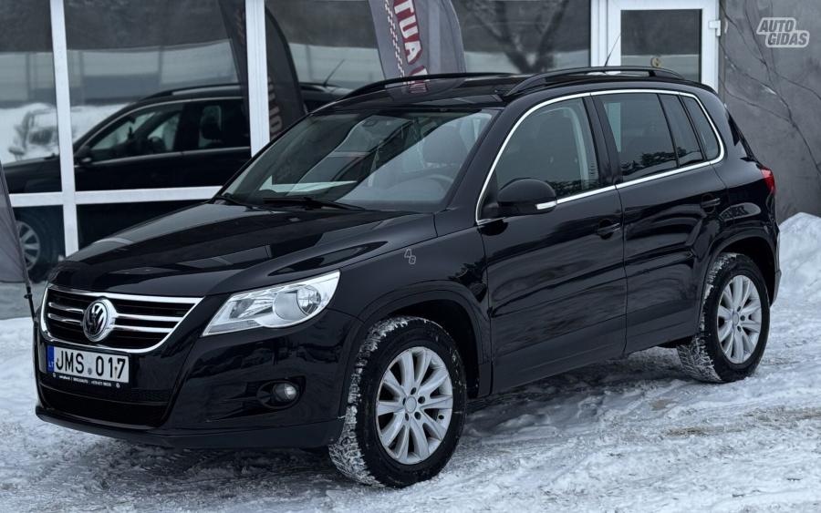 Black Volkswagen Tiguan 2008 in Radviliskis, with an engine capacity of 2.00 L and mileage of 264 thousand km for 5250 €, photo 3 on AUTOMOTO.COM.LV