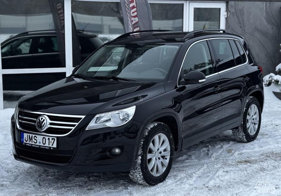 Black Volkswagen Tiguan 2008 in Radviliskis, with an engine capacity of 2.00 L and mileage of 264 thousand km for 5250 €, photo 5 on AUTOMOTO.COM.LV