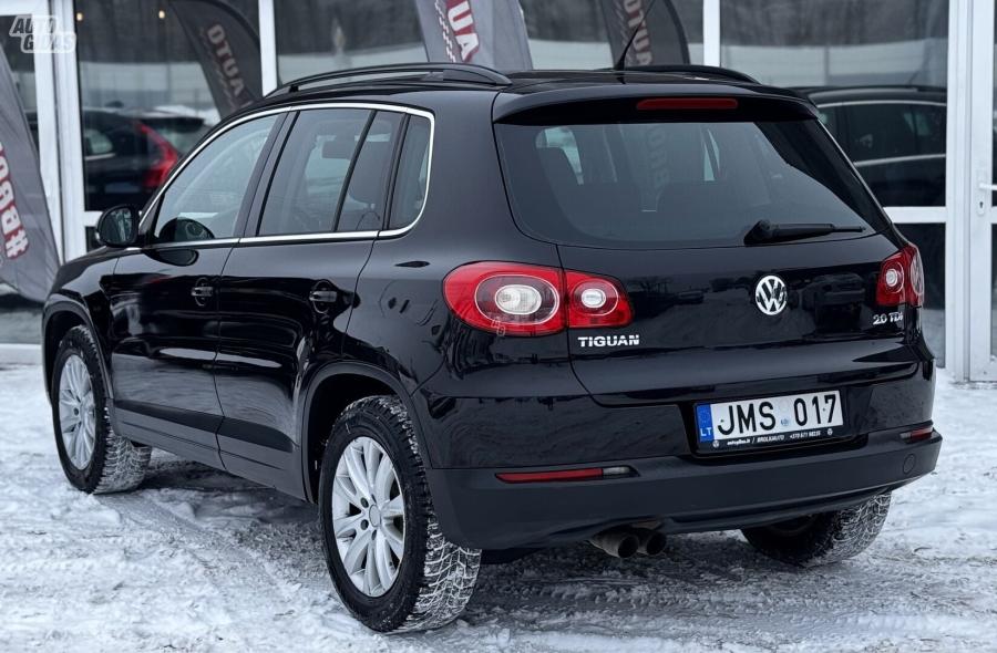 Melns Volkswagen Tiguan 2008 Radviliškis, ar dzinēja tilpumu 2.00 L un nobraukumu 264 tūkst. km par 5250 €, foto 11 vietnē AUTOMOTO.COM.LV
