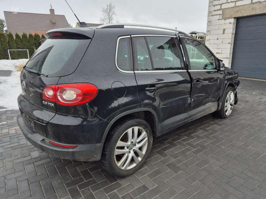 Black Volkswagen Tiguan 2008 in Vilkaviskis, with an engine capacity of 1.97 L and mileage of 220 thousand km for 4600 €, photo 8 on AUTOMOTO.COM.LV
