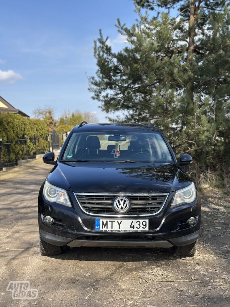 Black Volkswagen Tiguan 2008 in Vilnius, with an engine capacity of 2.00 L and mileage of 267 thousand km for 4500 €, photo 2 on AUTOMOTO.COM.LV
