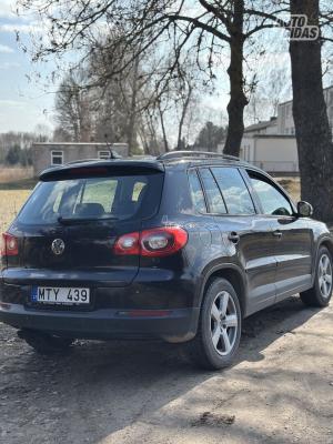 Black Volkswagen Tiguan 2008 in Vilnius, with an engine capacity of 2.00 L and mileage of 267 thousand km for 4500 €, photo 6 on AUTOMOTO.COM.LV