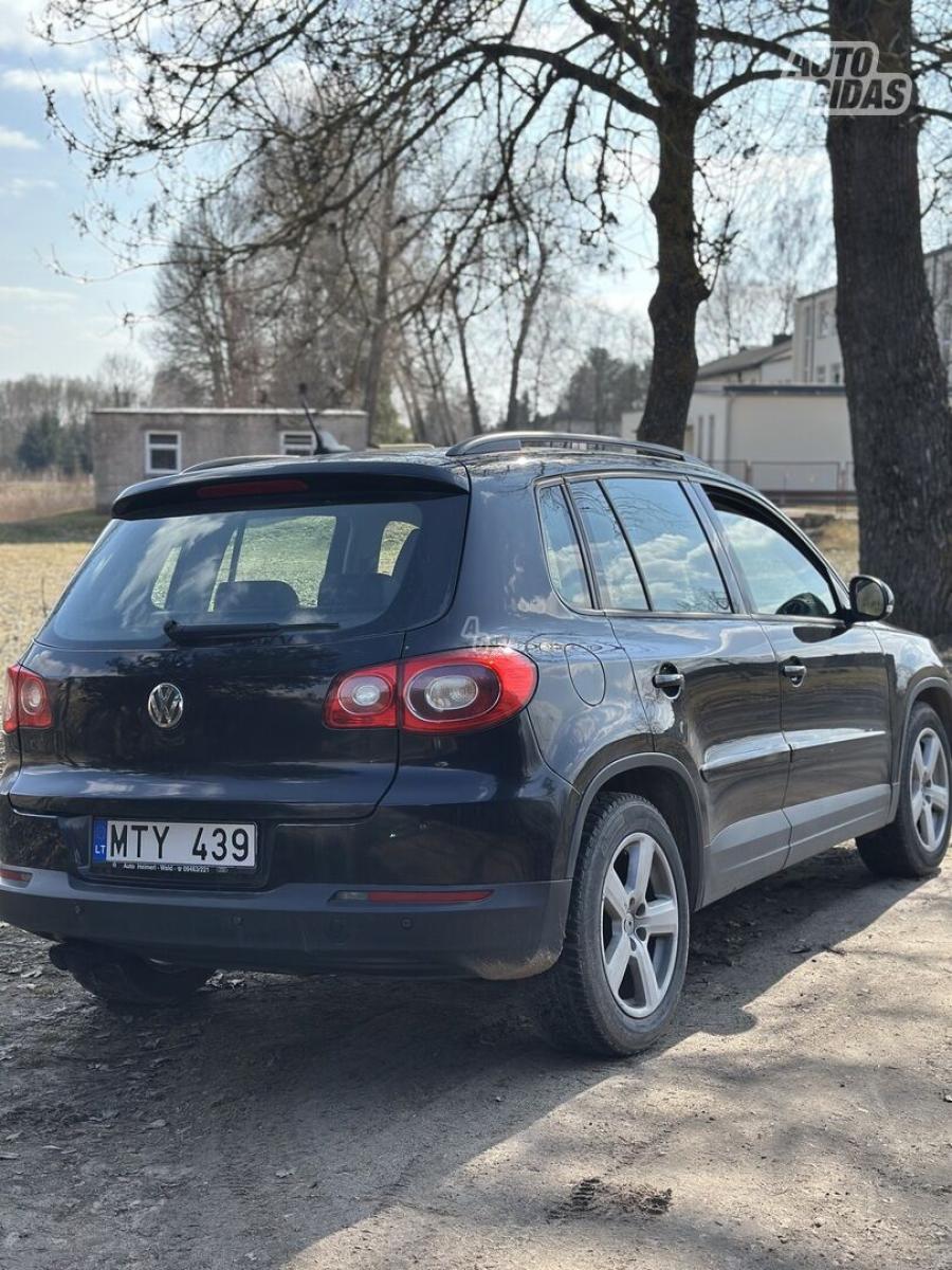 Black Volkswagen Tiguan 2008 in Vilnius, with an engine capacity of 2.00 L and mileage of 267 thousand km for 4500 €, photo 6 on AUTOMOTO.COM.LV