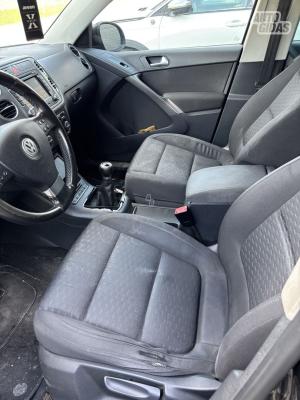 Melns Volkswagen Tiguan 2008 Klaipėda, ar dzinēja tilpumu 2.00 L un nobraukumu 450 tūkst. km par 2350 €, foto 8 vietnē AUTOMOTO.COM.LV