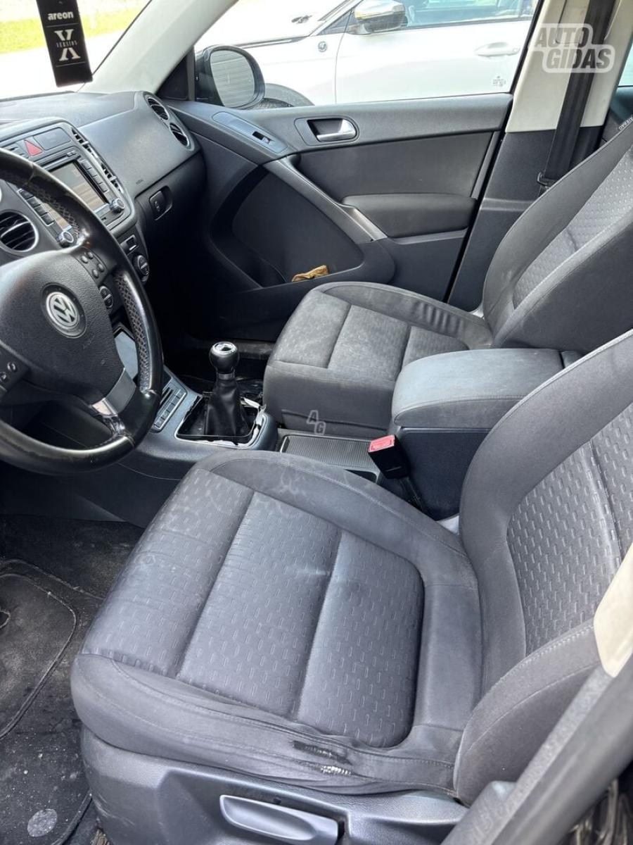 Melns Volkswagen Tiguan 2008 Klaipėda, ar dzinēja tilpumu 2.00 L un nobraukumu 450 tūkst. km par 2350 €, foto 8 vietnē AUTOMOTO.COM.LV
