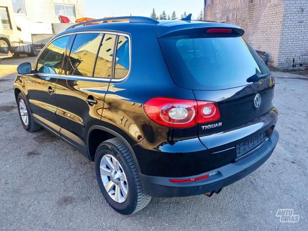 Melns Volkswagen Tiguan 2008 Utena, ar dzinēja tilpumu 2.00 L un nobraukumu 315 tūkst. km par 5400 €, foto 3 vietnē AUTOMOTO.COM.LV
