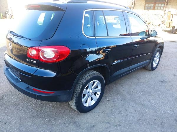 Melns Volkswagen Tiguan 2008 Utena, ar dzinēja tilpumu 2.00 L un nobraukumu 315 tūkst. km par 5400 €, foto 4 vietnē AUTOMOTO.COM.LV