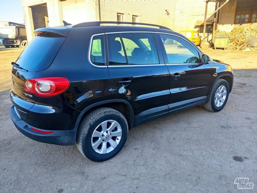 Black Volkswagen Tiguan 2008 in Utena, with an engine capacity of 2.00 L and mileage of 315 thousand km for 5400 €, photo 6 on AUTOMOTO.COM.LV