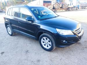 Black Volkswagen Tiguan 2008 in Utena, with an engine capacity of 2.00 L and mileage of 315 thousand km for 5400 €, photo 7 on AUTOMOTO.COM.LV