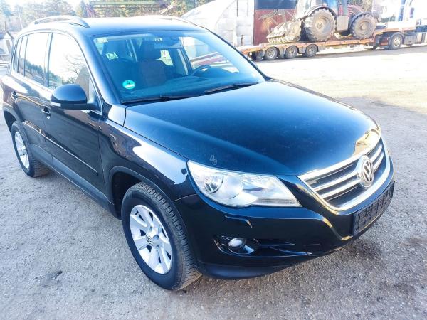 Melns Volkswagen Tiguan 2008 Utena, ar dzinēja tilpumu 2.00 L un nobraukumu 315 tūkst. km par 5400 €, foto 7 vietnē AUTOMOTO.COM.LV