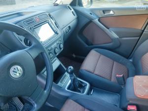 Black Volkswagen Tiguan 2008 in Utena, with an engine capacity of 2.00 L and mileage of 315 thousand km for 5400 €, photo 10 on AUTOMOTO.COM.LV