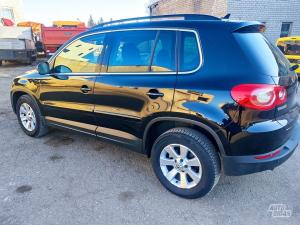 Black Volkswagen Tiguan 2008 in Utena, with an engine capacity of 2.00 L and mileage of 315 thousand km for 5400 €, photo 14 on AUTOMOTO.COM.LV