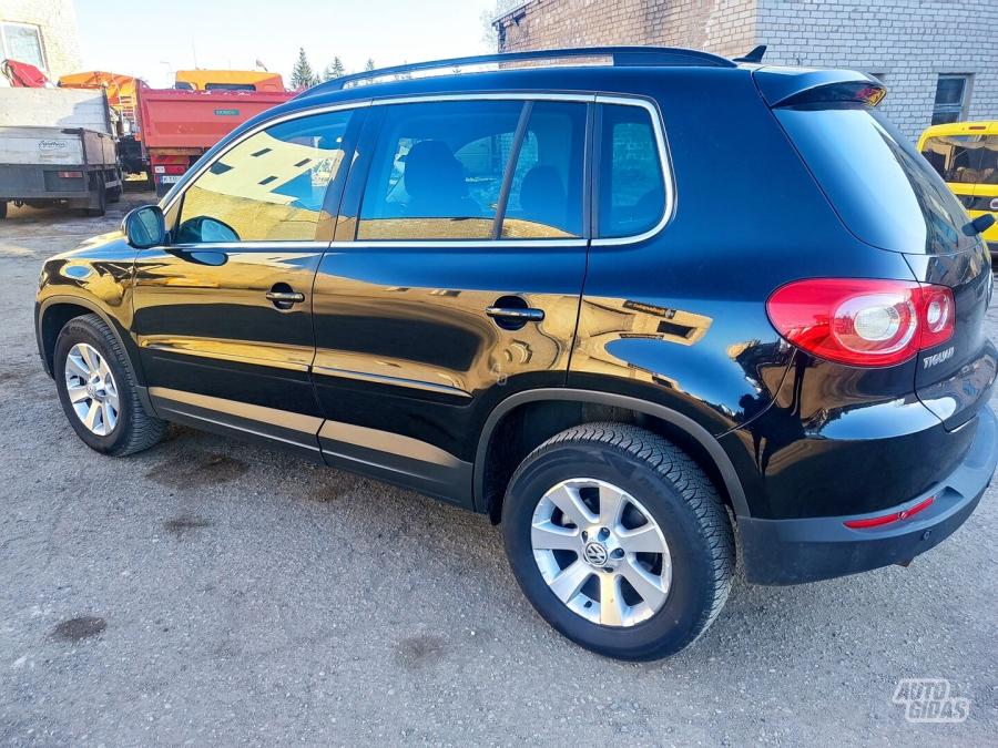 Black Volkswagen Tiguan 2008 in Utena, with an engine capacity of 2.00 L and mileage of 315 thousand km for 5400 €, photo 14 on AUTOMOTO.COM.LV