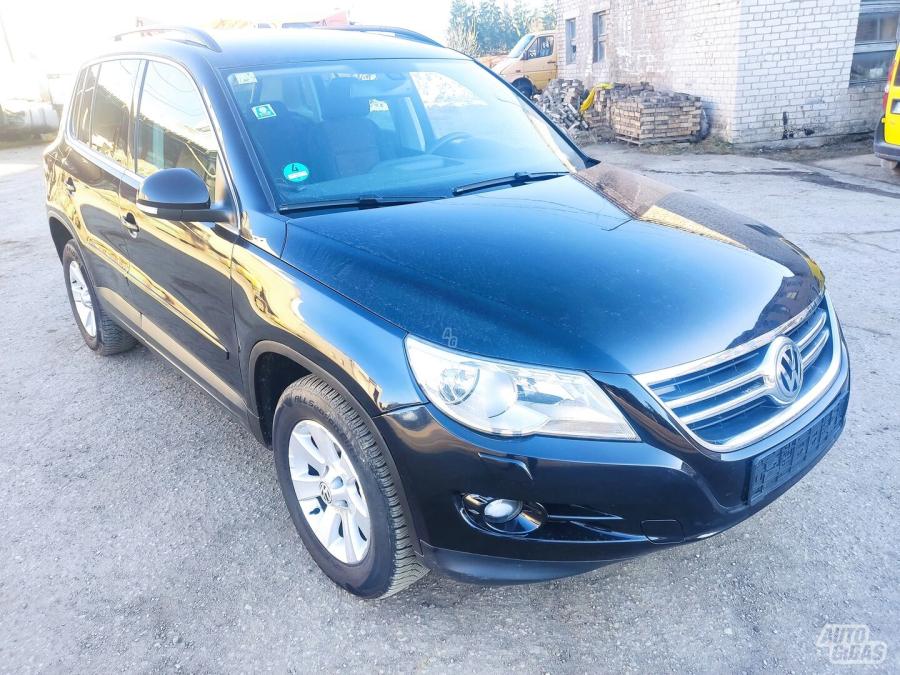 Black Volkswagen Tiguan 2008 in Utena, with an engine capacity of 2.00 L and mileage of 315 thousand km for 5400 €, photo 16 on AUTOMOTO.COM.LV