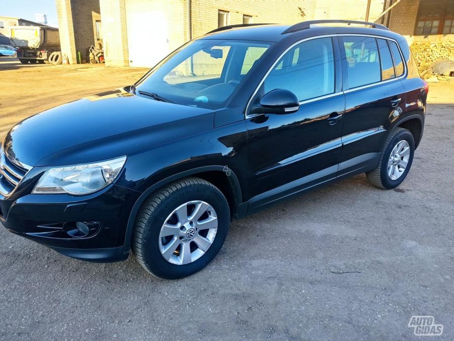 Black Volkswagen Tiguan 2008 in Utena, with an engine capacity of 2.00 L and mileage of 315 thousand km for 5400 €, photo 19 on AUTOMOTO.COM.LV