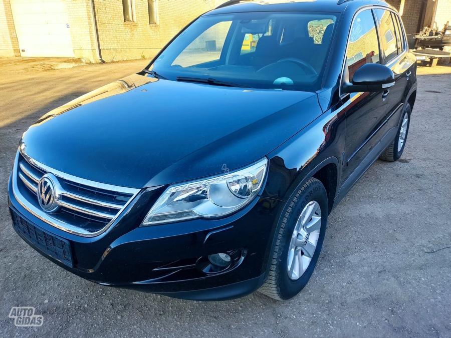 Black Volkswagen Tiguan 2008 in Utena, with an engine capacity of 2.00 L and mileage of 315 thousand km for 5400 €, photo 23 on AUTOMOTO.COM.LV