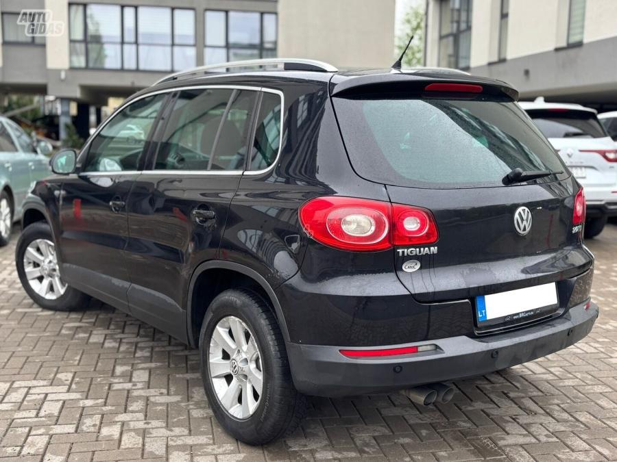 Melns Volkswagen Tiguan 2008 Kauņa, ar dzinēja tilpumu 2.00 L un nobraukumu 280 tūkst. km par 4250 €, foto 9 vietnē AUTOMOTO.COM.LV