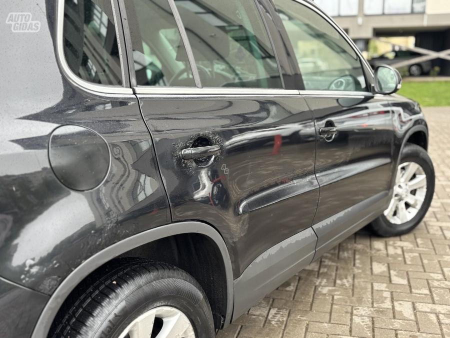 Melns Volkswagen Tiguan 2008 Kauņa, ar dzinēja tilpumu 2.00 L un nobraukumu 280 tūkst. km par 4250 €, foto 14 vietnē AUTOMOTO.COM.LV