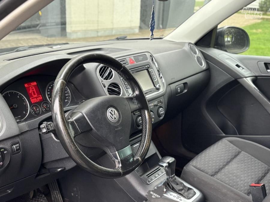 Melns Volkswagen Tiguan 2008 Kauņa, ar dzinēja tilpumu 2.00 L un nobraukumu 280 tūkst. km par 4250 €, foto 17 vietnē AUTOMOTO.COM.LV