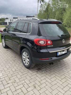 Melns Volkswagen Tiguan 2008 Viļņa, ar dzinēja tilpumu 2.00 L un nobraukumu 334 tūkst. km par 5300 €, foto 6 vietnē AUTOMOTO.COM.LV