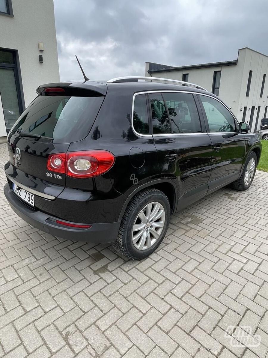 Melns Volkswagen Tiguan 2008 Viļņa, ar dzinēja tilpumu 2.00 L un nobraukumu 334 tūkst. km par 5300 €, foto 8 vietnē AUTOMOTO.COM.LV