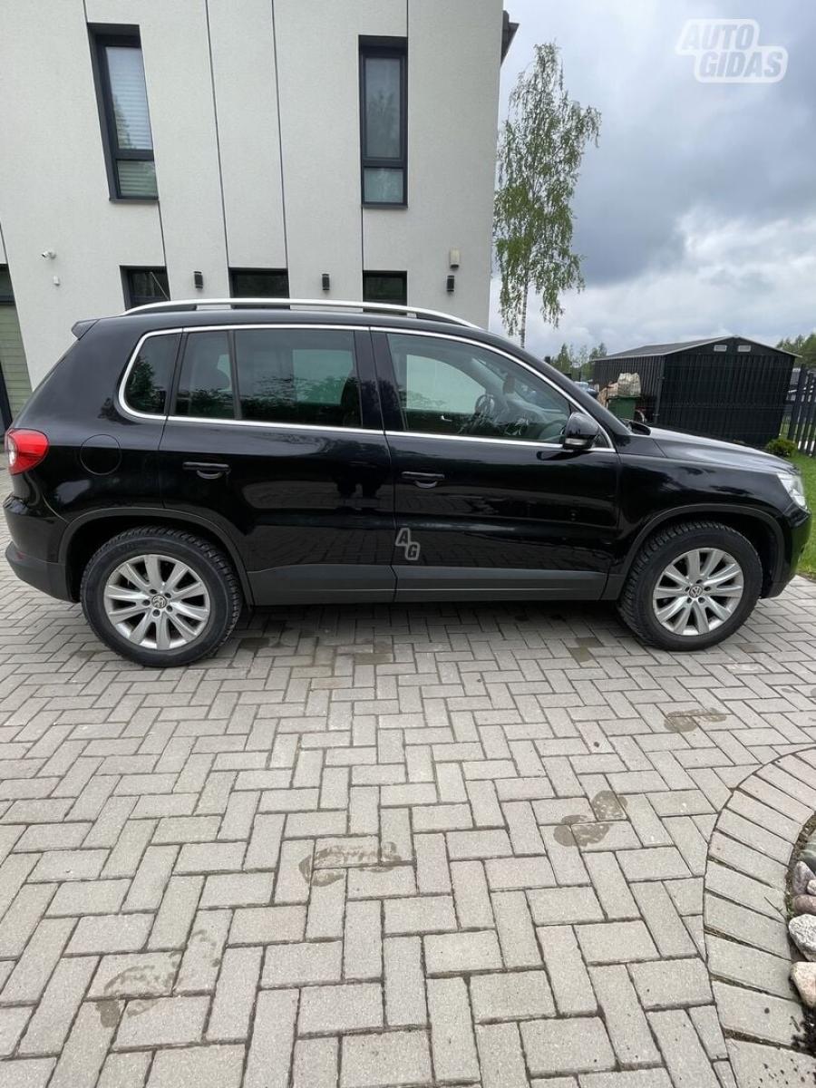 Melns Volkswagen Tiguan 2008 Viļņa, ar dzinēja tilpumu 2.00 L un nobraukumu 334 tūkst. km par 5300 €, foto 9 vietnē AUTOMOTO.COM.LV