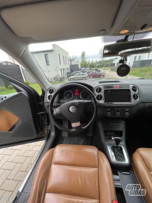 Melns Volkswagen Tiguan 2008 Viļņa, ar dzinēja tilpumu 2.00 L un nobraukumu 334 tūkst. km par 5300 €, foto 12 vietnē AUTOMOTO.COM.LV