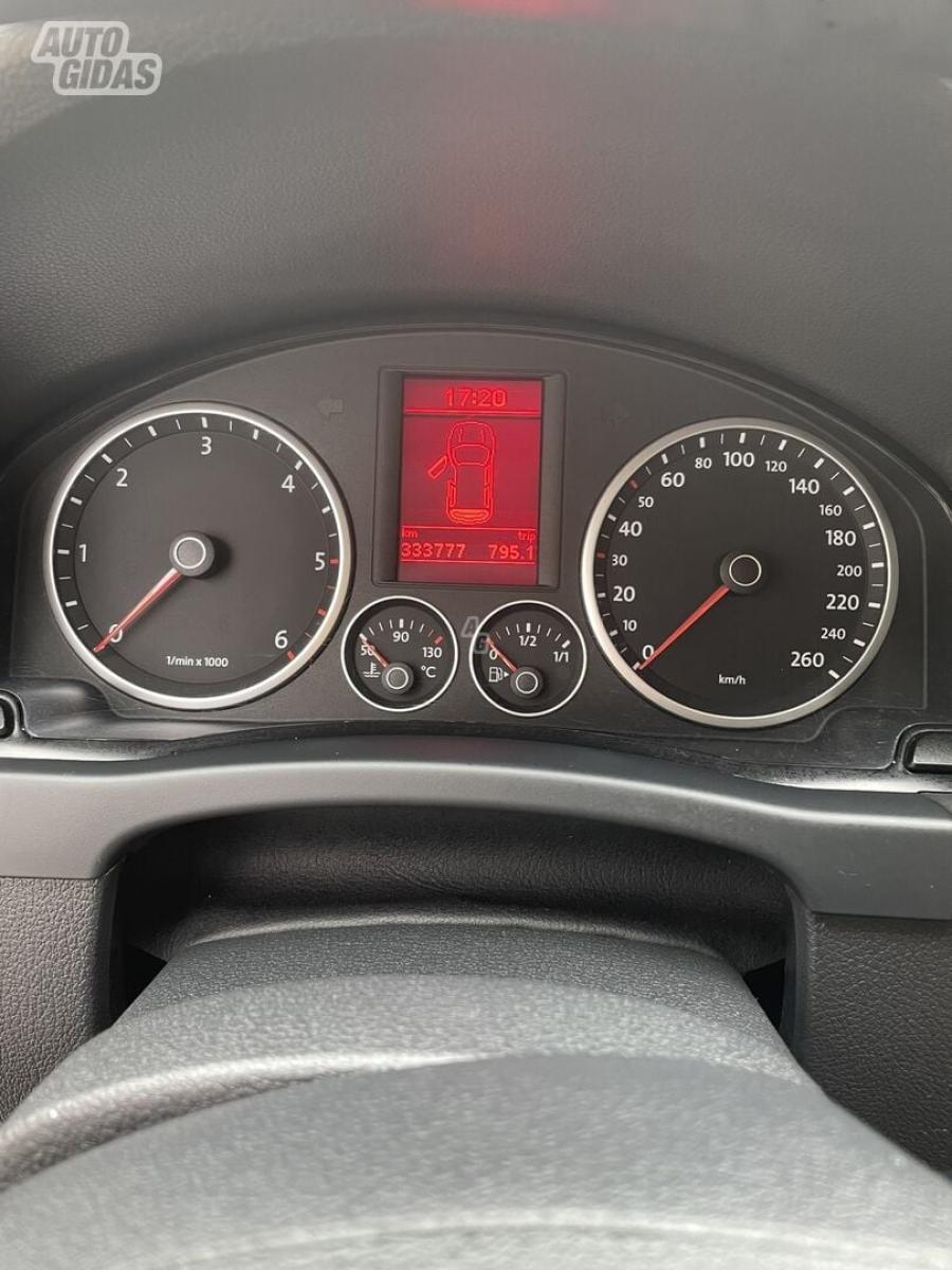 Melns Volkswagen Tiguan 2008 Viļņa, ar dzinēja tilpumu 2.00 L un nobraukumu 334 tūkst. km par 5300 €, foto 13 vietnē AUTOMOTO.COM.LV
