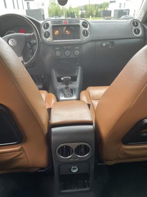 Melns Volkswagen Tiguan 2008 Viļņa, ar dzinēja tilpumu 2.00 L un nobraukumu 334 tūkst. km par 5300 €, foto 16 vietnē AUTOMOTO.COM.LV