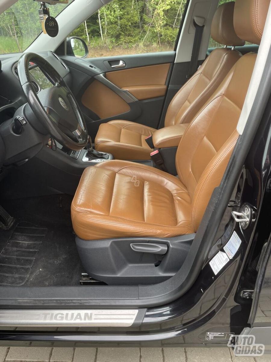 Melns Volkswagen Tiguan 2008 Viļņa, ar dzinēja tilpumu 2.00 L un nobraukumu 334 tūkst. km par 5300 €, foto 18 vietnē AUTOMOTO.COM.LV