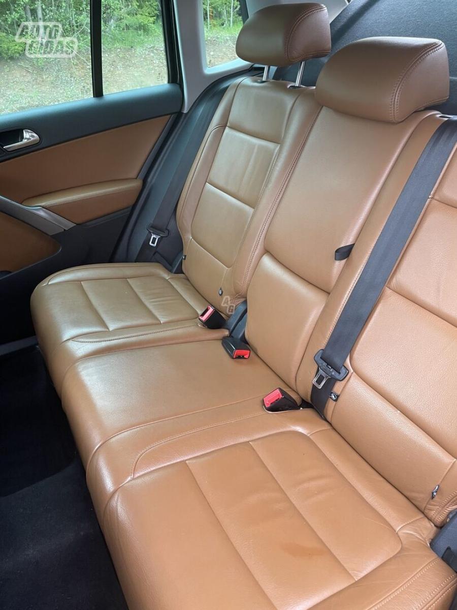 Melns Volkswagen Tiguan 2008 Viļņa, ar dzinēja tilpumu 2.00 L un nobraukumu 334 tūkst. km par 5300 €, foto 20 vietnē AUTOMOTO.COM.LV