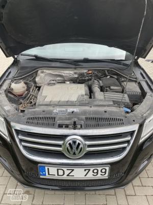 Melns Volkswagen Tiguan 2008 Viļņa, ar dzinēja tilpumu 2.00 L un nobraukumu 334 tūkst. km par 5300 €, foto 28 vietnē AUTOMOTO.COM.LV