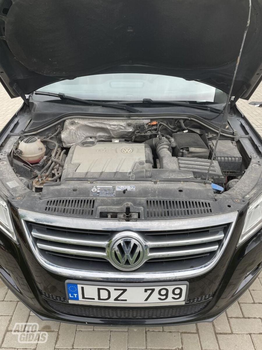 Melns Volkswagen Tiguan 2008 Viļņa, ar dzinēja tilpumu 2.00 L un nobraukumu 334 tūkst. km par 5300 €, foto 28 vietnē AUTOMOTO.COM.LV