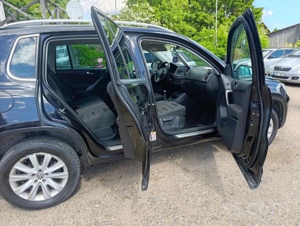 Melns Volkswagen Tiguan 2008 Rēzekne, ar dzinēja tilpumu 2.00 L un nobraukumu 331 tūkst. km par 4200 €, foto 10 vietnē AUTOMOTO.COM.LV