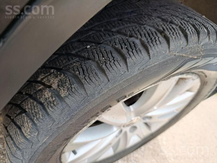 Melns Volkswagen Tiguan 2008 Rēzekne, ar dzinēja tilpumu 2.00 L un nobraukumu 331 tūkst. km par 4200 €, foto 13 vietnē AUTOMOTO.COM.LV