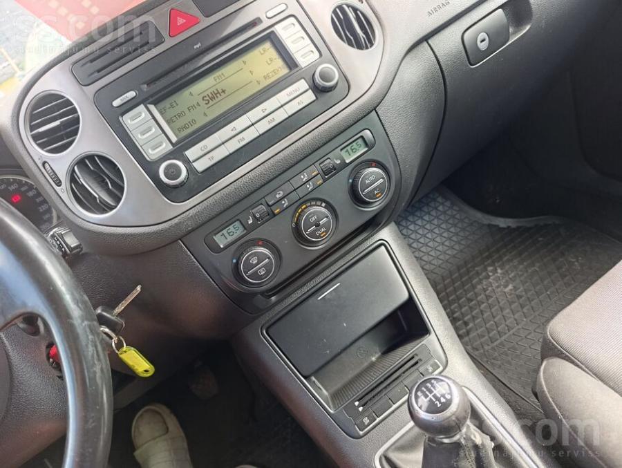 Melns Volkswagen Tiguan 2008 Rēzekne, ar dzinēja tilpumu 2.00 L un nobraukumu 331 tūkst. km par 4200 €, foto 14 vietnē AUTOMOTO.COM.LV