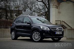 Black Volkswagen Tiguan 2008 in Jelgava, with an engine capacity of 2.00 L and mileage of 247 thousand km for 5990 €, photo 3 on AUTOMOTO.COM.LV