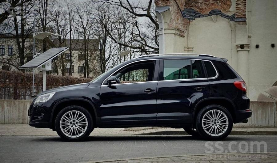 Black Volkswagen Tiguan 2008 in Jelgava, with an engine capacity of 2.00 L and mileage of 247 thousand km for 5990 €, photo 5 on AUTOMOTO.COM.LV